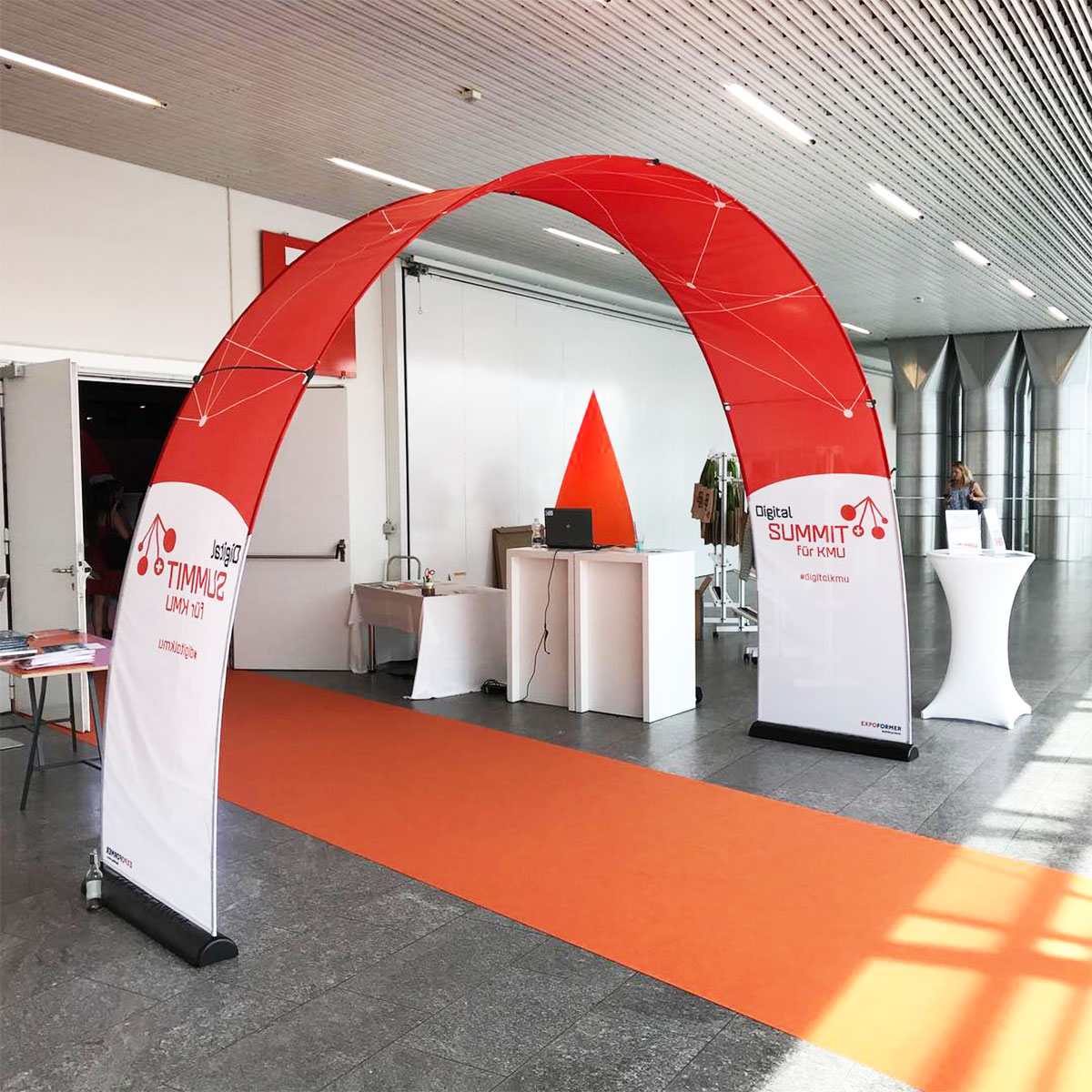 Portable, Branded Arches for Indoor Events