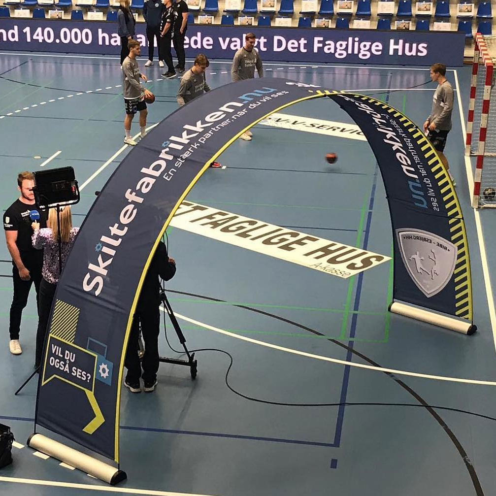 Portable, Branded Arches for Indoor Events